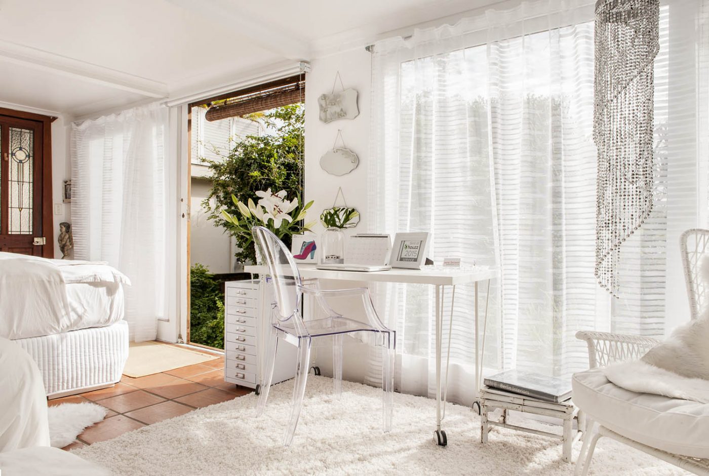 50 Shades of Off White - WONDERLUST