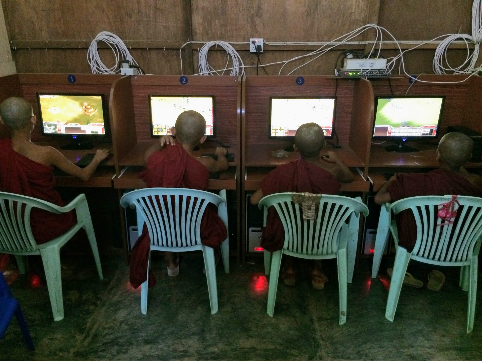 BURMESE DAYS: Myanmar - WONDERLUST