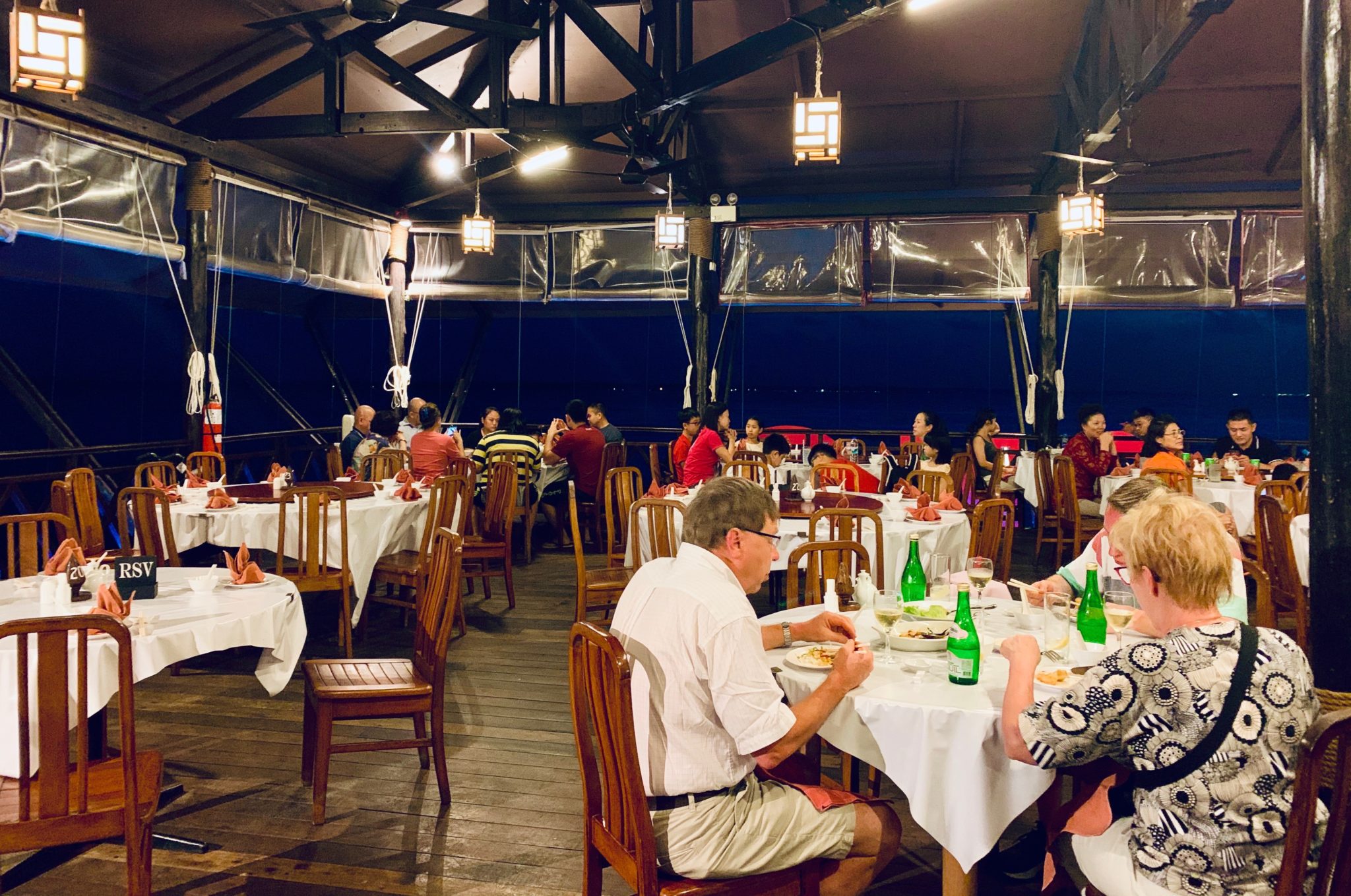 EATING ON THE WATER: Kelong Seafood Restaurant - WONDERLUST