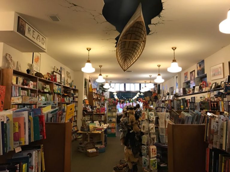 DISCOVER 26 MUST-VISIT INDEPENDENT BOOKSTORES IN AMERICA - WONDERLUST